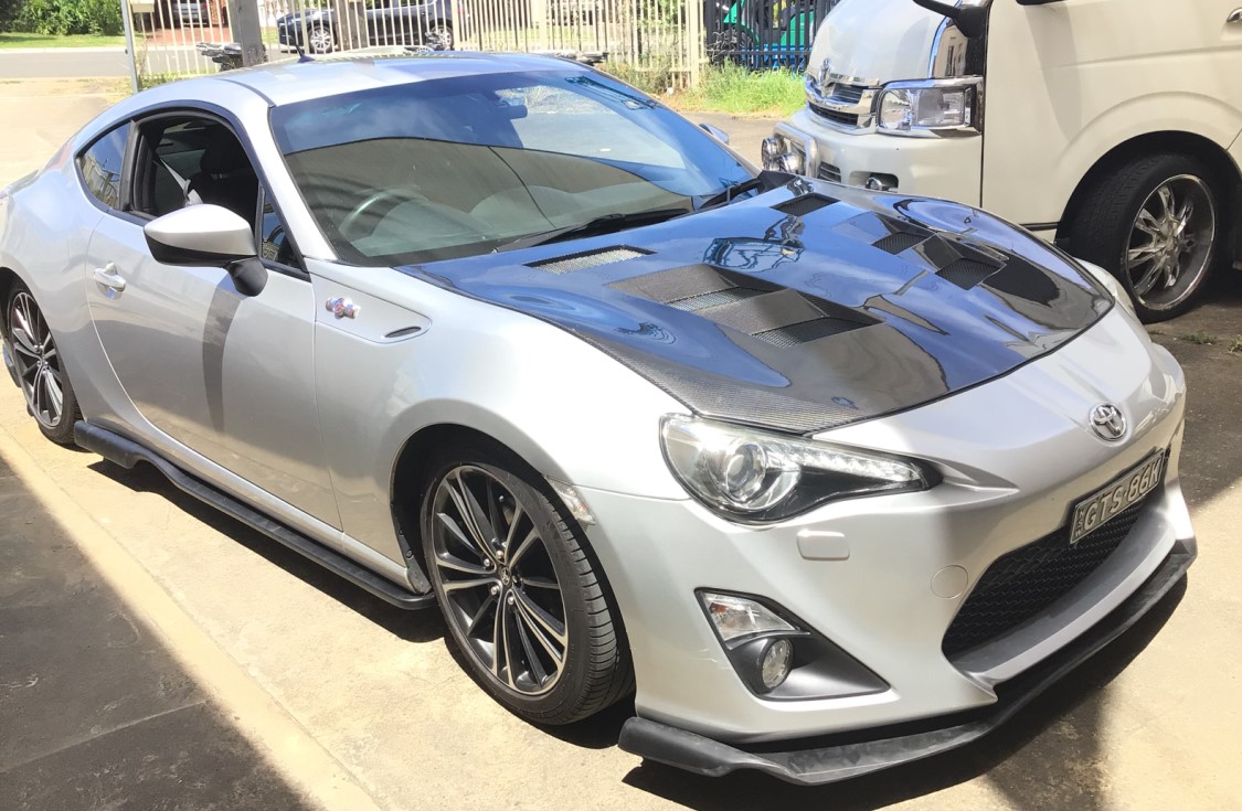 CARMATE Toyota 86 2011 - Up "D Style" Bonnet (carbon) - bodykits aero ...