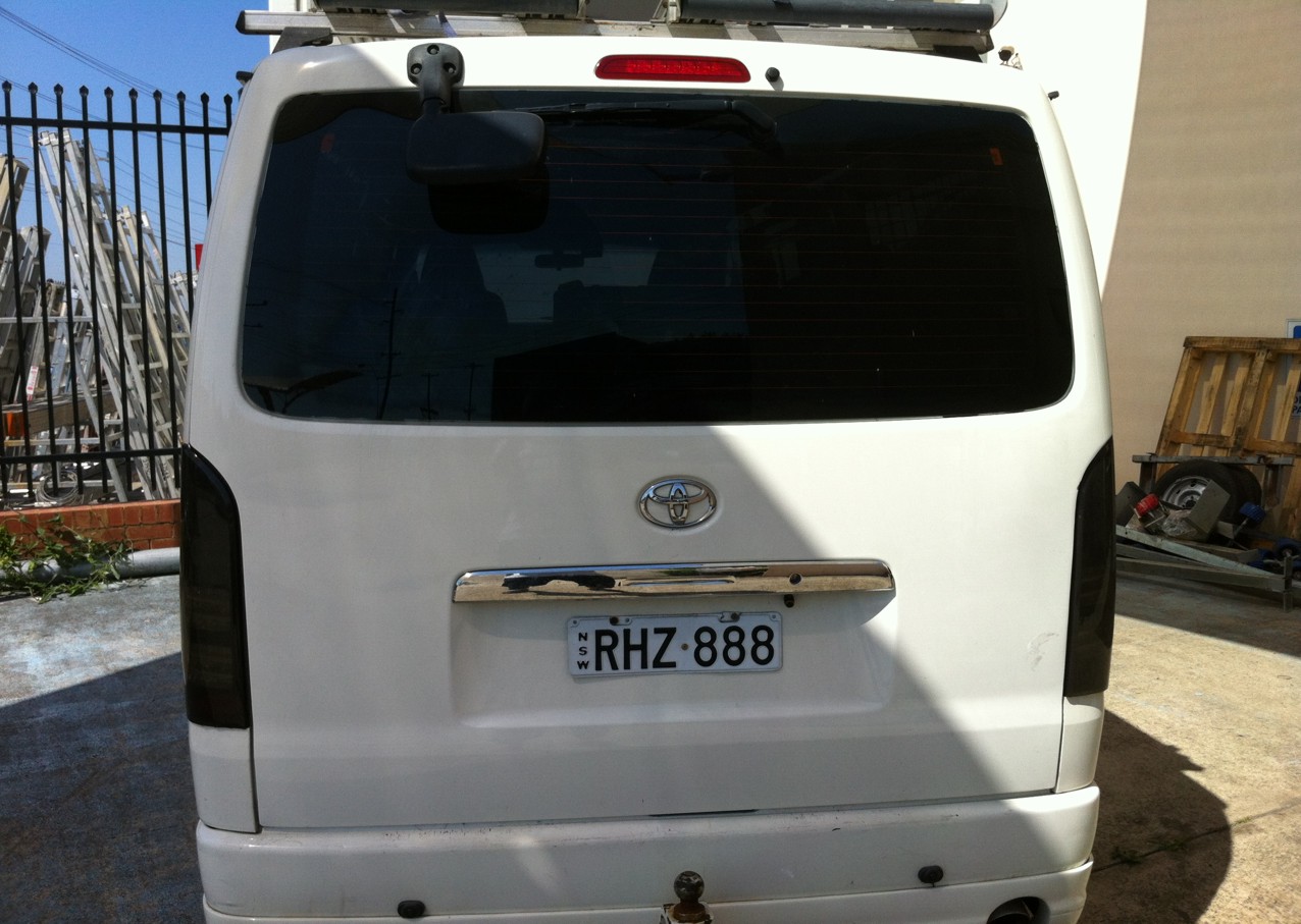 CARMATE Toyota Hiace 2005-2010 "OEMHATCH Style" Door Panels - bodykits ...
