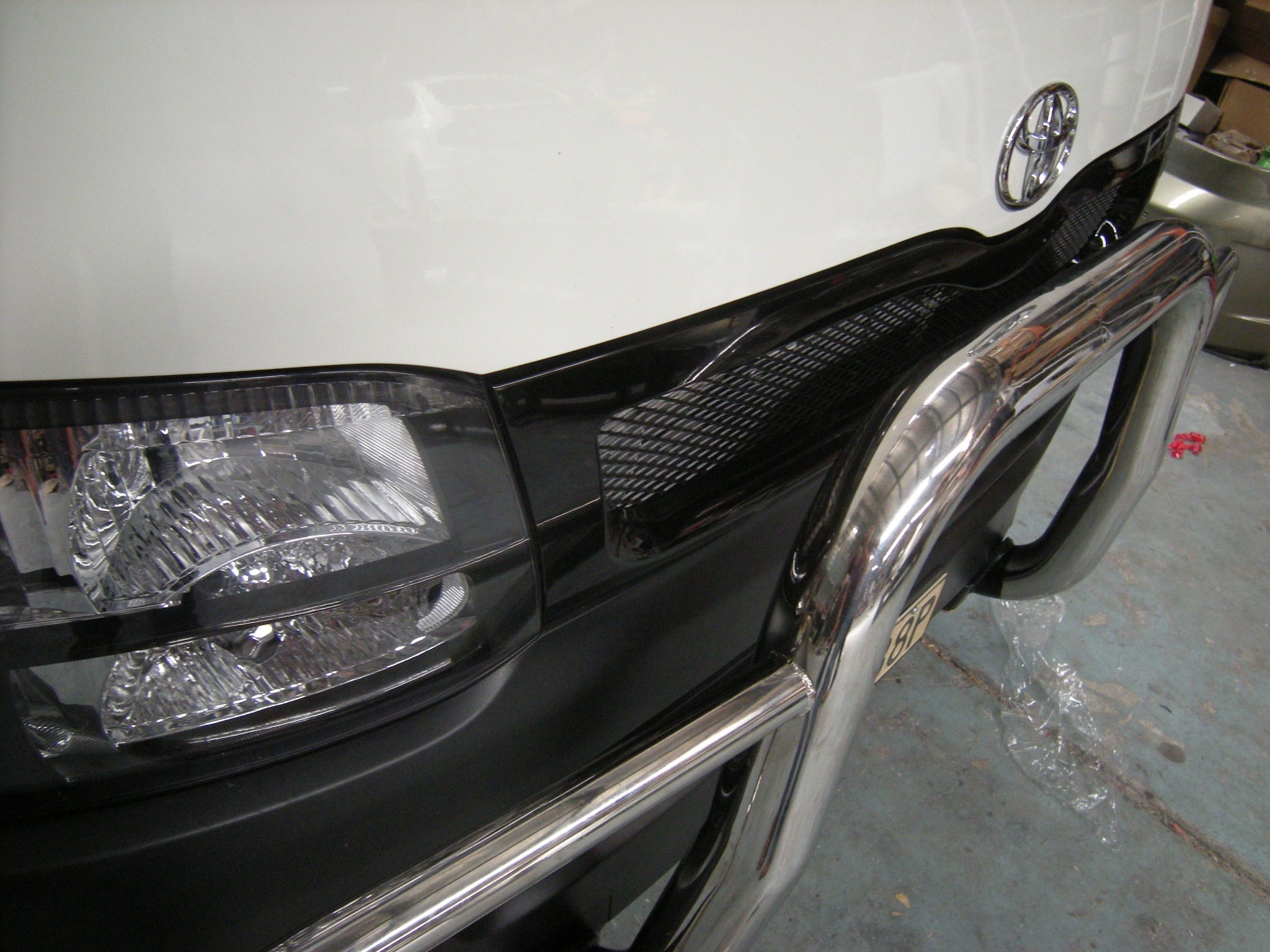 CARMATE Toyota Hiace 2011-2013 "CH4B Style" Front Grill - bodykits aero ...